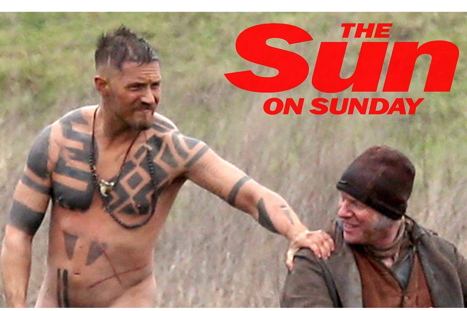 Model Of The Day Actor Tom Hardy Naked On Set Of Taboo” Pics And Video Via The Sun Daily Squirt
