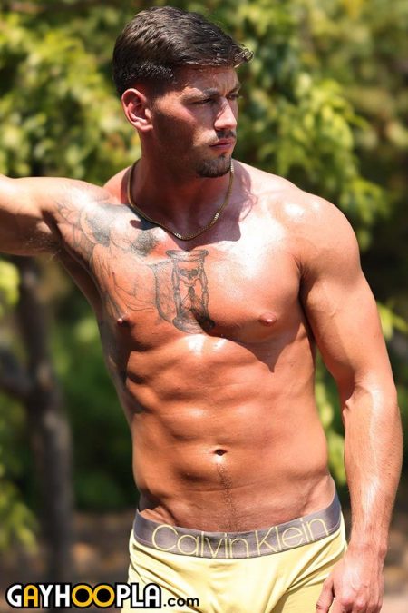 What A Show Off Hottie Rhett West Daily Squirt