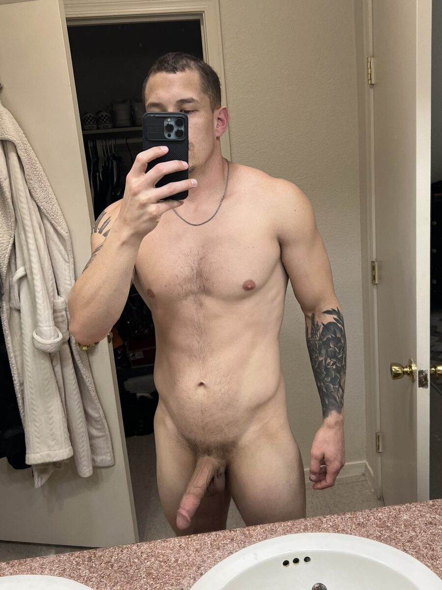 Model Of The Day Brock Kniles Daily Squirt