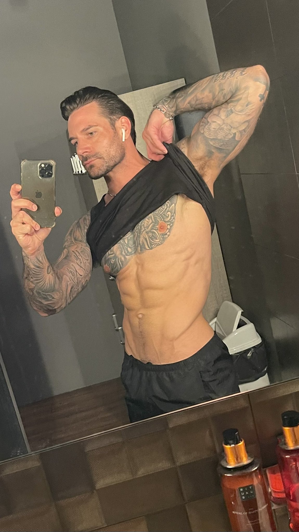 Model Of The Day Papi Kocic Daily Squirt