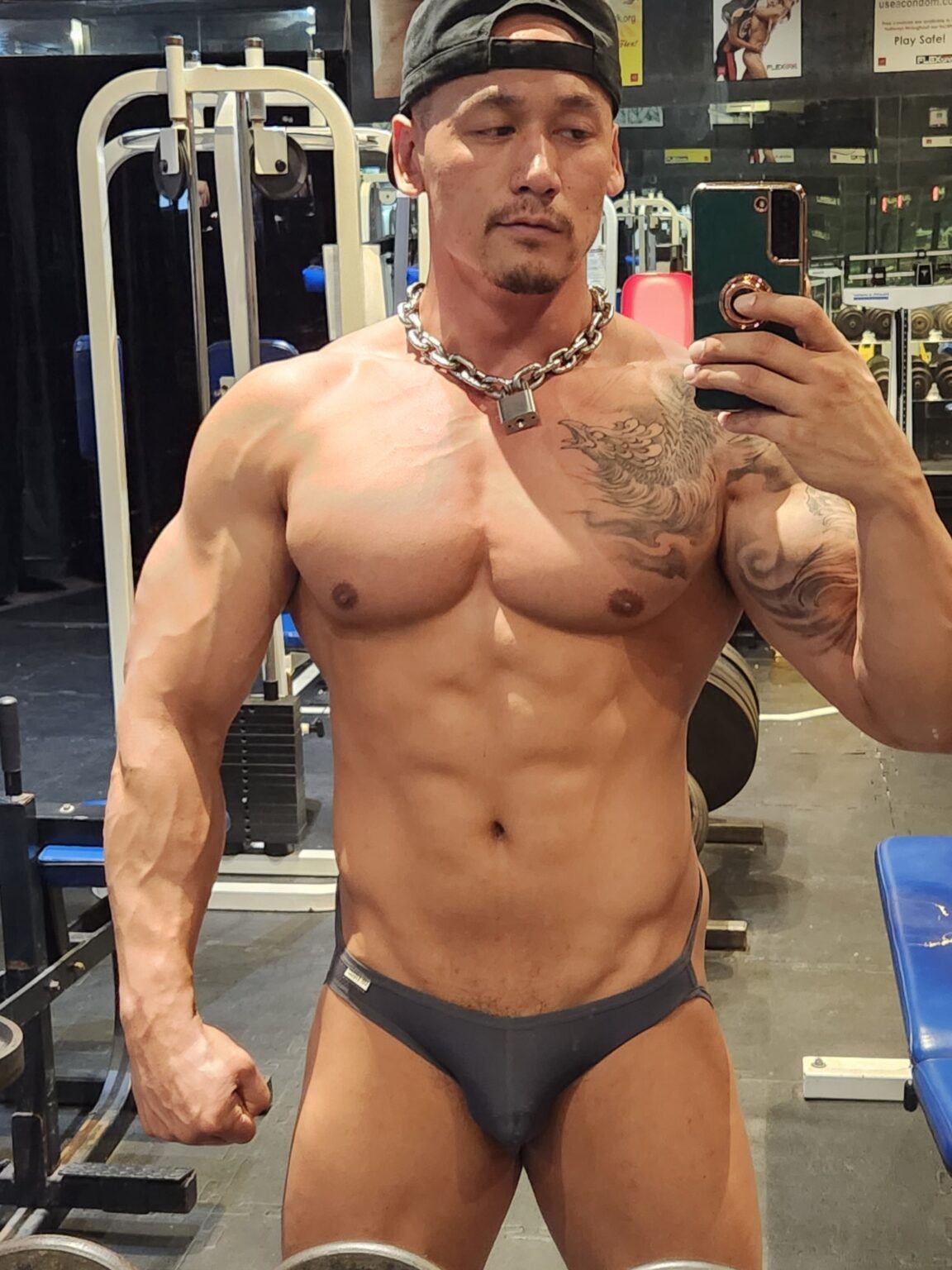 Model Of The Day Han Cross Daily Squirt