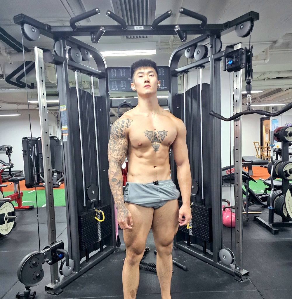 Model Of The Day Winghong Tang Daily Squirt