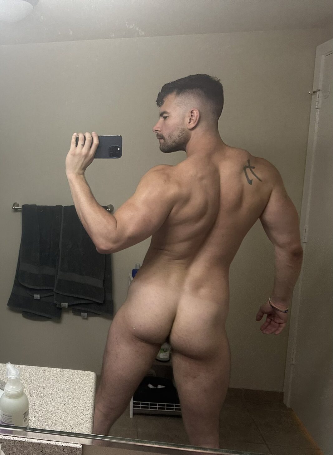 Model Of The Day Parker Nolan Daily Squirt
