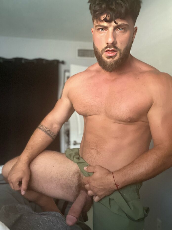 Model Of The Day Heath Halo Daily Squirt