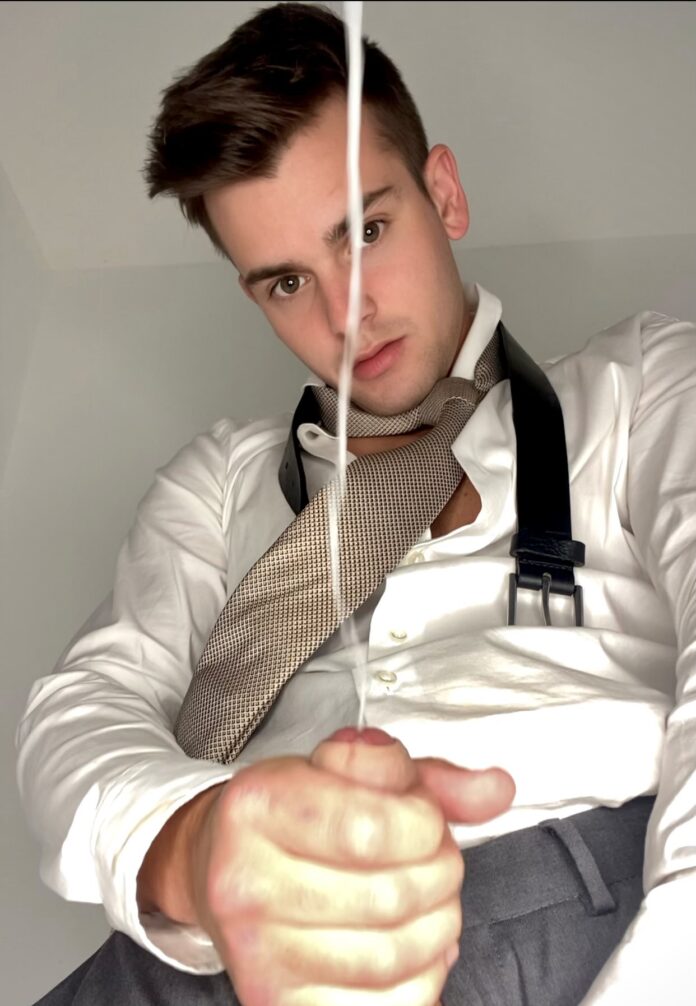 Model Of The Day Leon Bay Daily Squirt