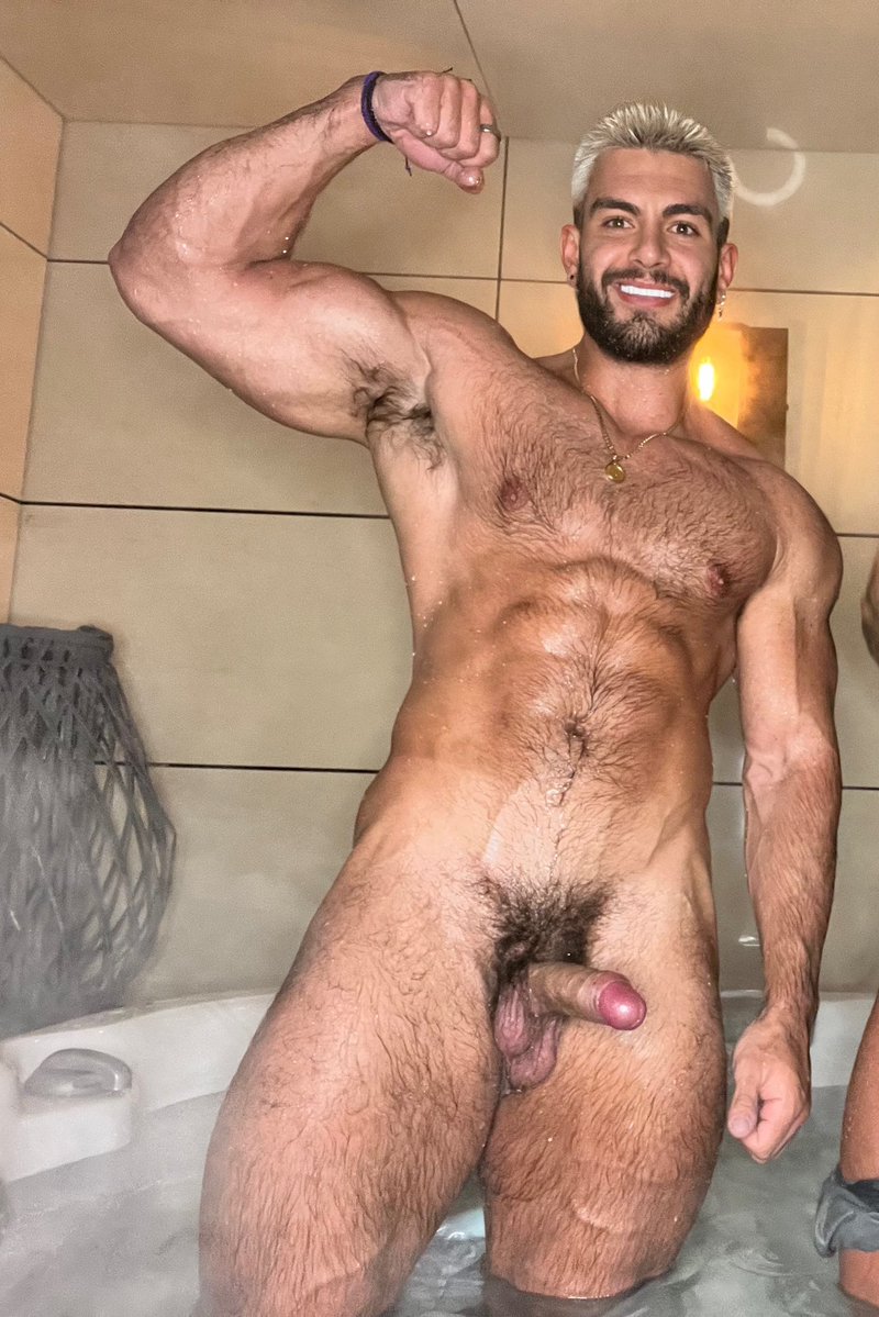 MODEL OF THE DAY: REECEHUNK | Daily Squirt