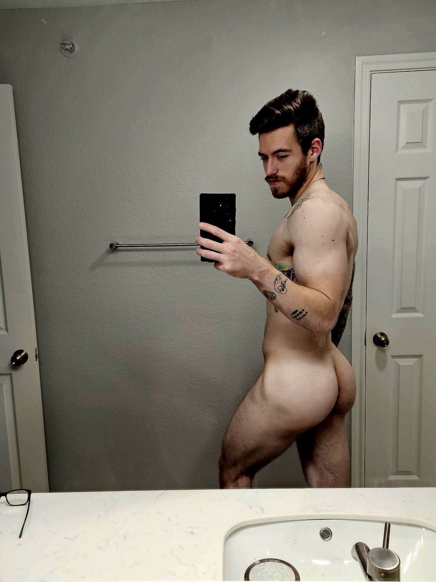 Model Of The Day Lucas King Daily Squirt