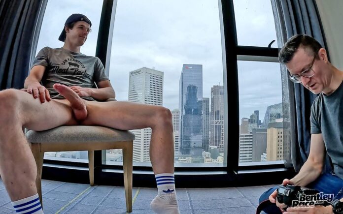 Wanking My Hung Mate Brad Hunter Daily Squirt